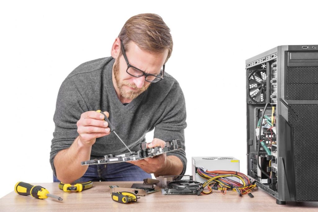 4 Ways to Size Up a Good Computer Repair Tech - The World Financial Review