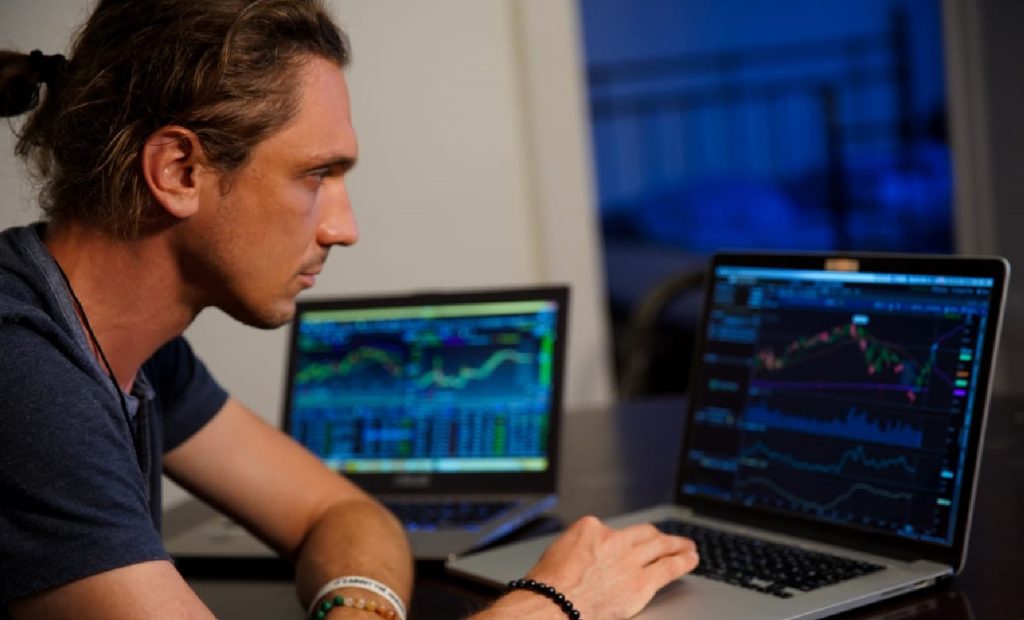 Understanding Forex Charts: Analyzing Trends and Patterns - The World ...